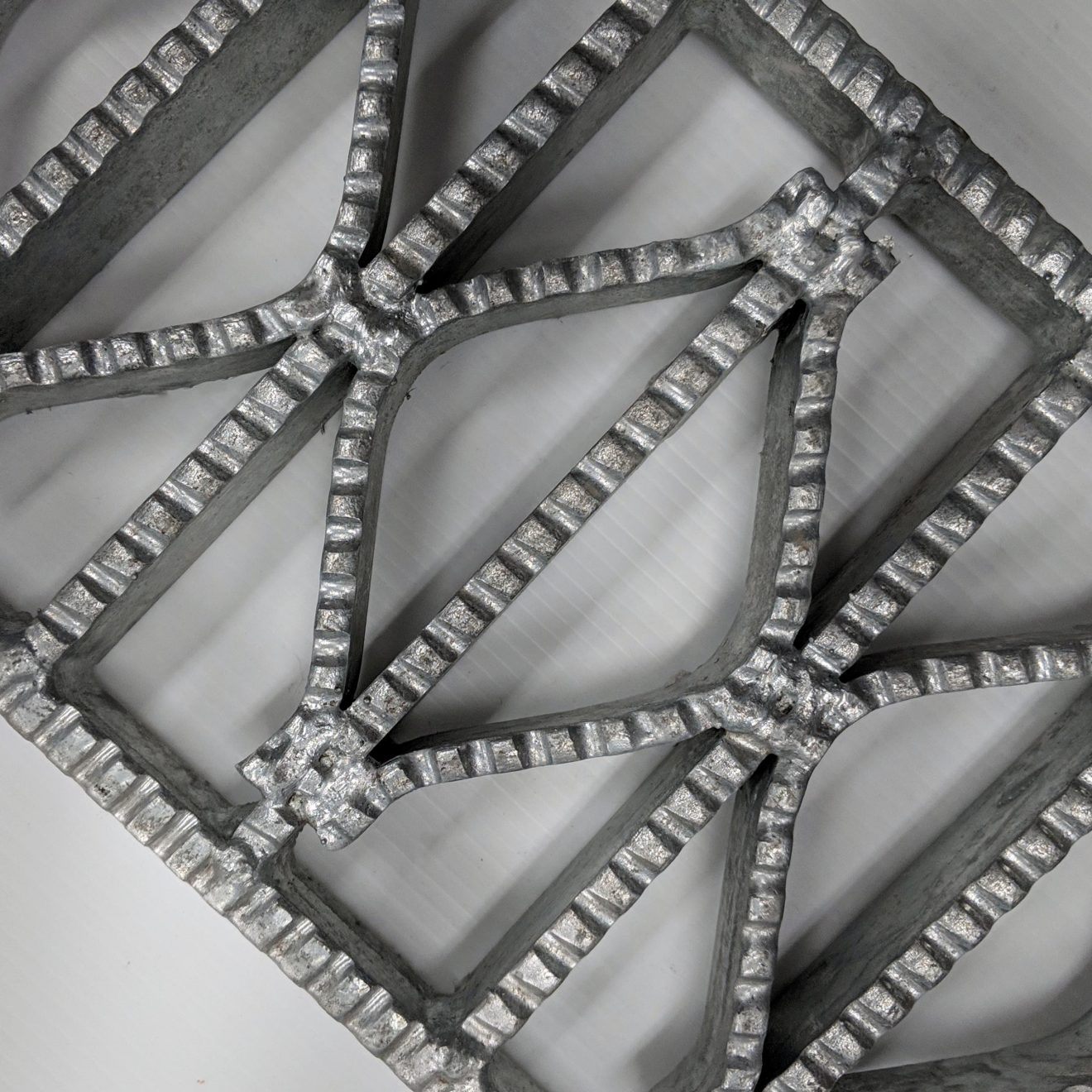 Trench Grating - R&S Grating